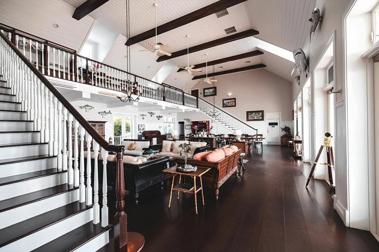 Luxury Bahamas Bonefishing, The Delphi Club | FishingExplora